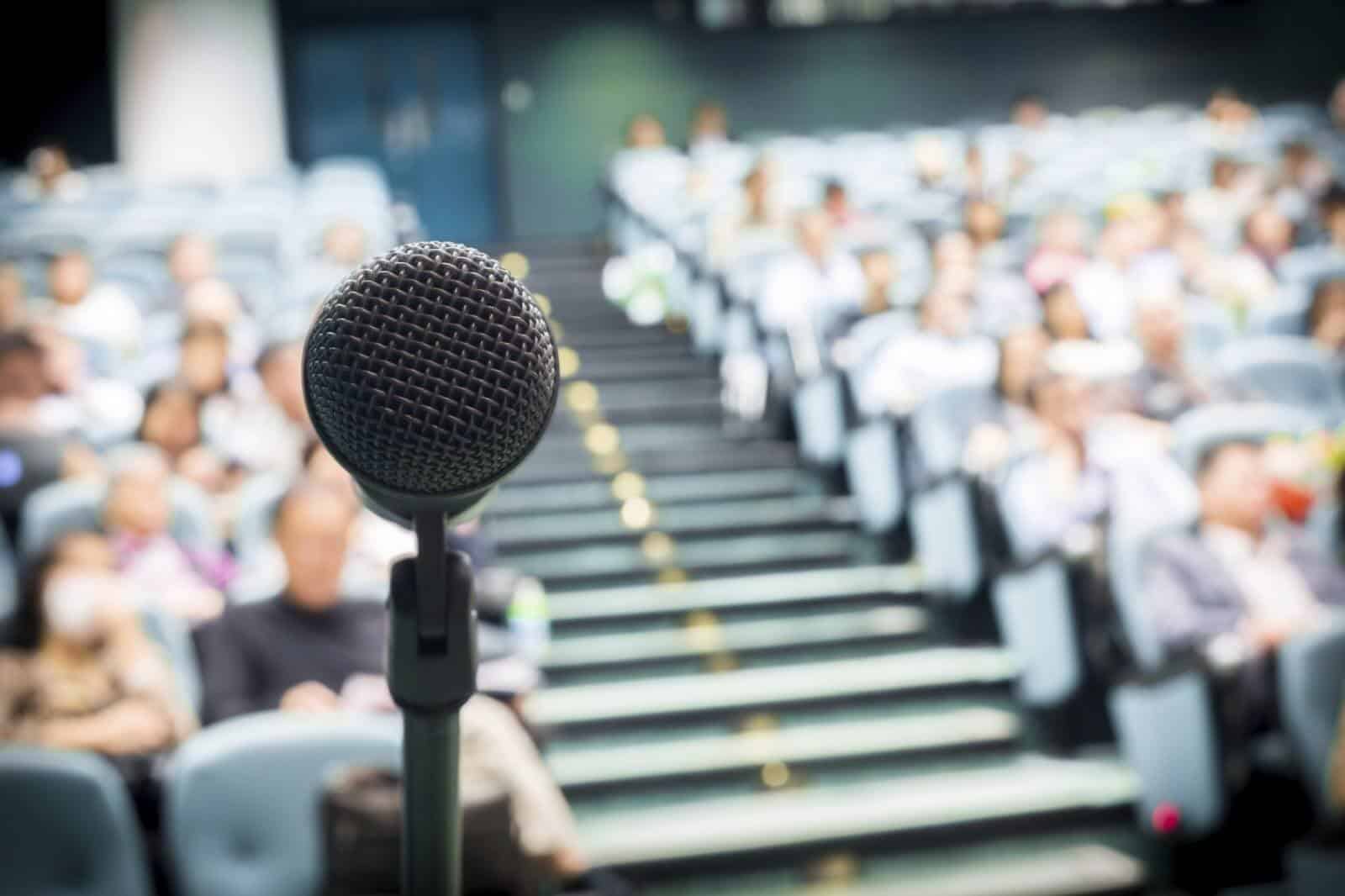Useful Tricks For Writing an Entertainment Speech! - Lifegag